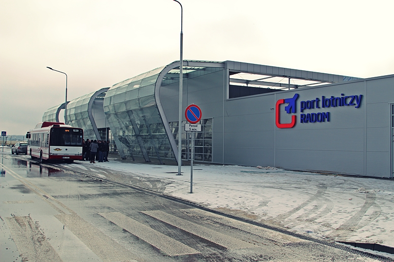 Samolot z Pragi nie wylądował w piątek w Radomiu - Polityka - Radom24.pl