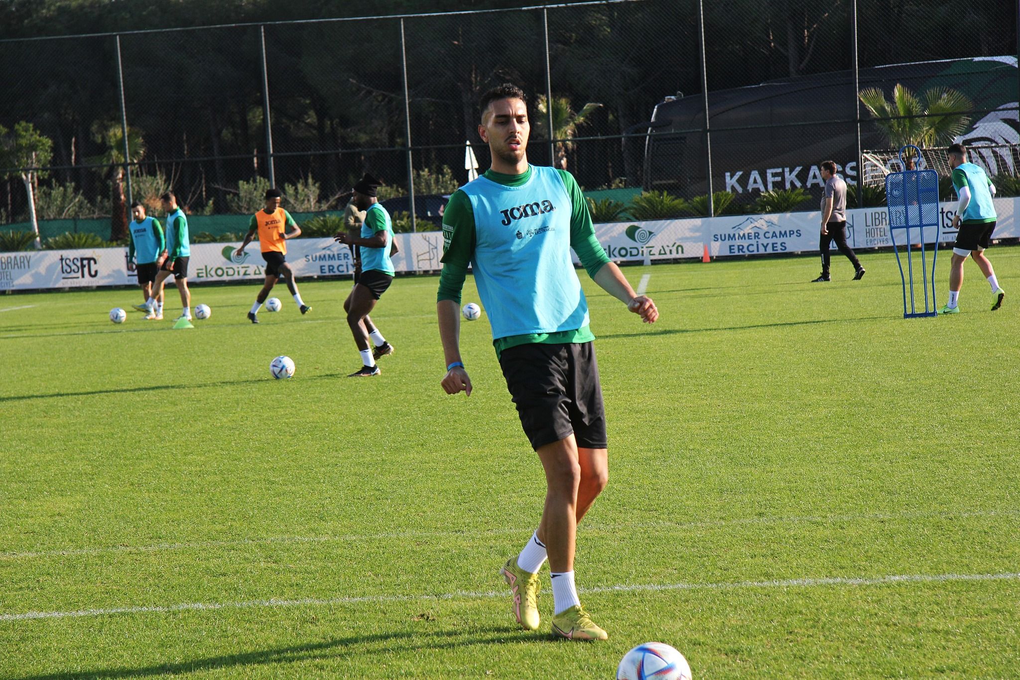 Leonardo Rocha. Poznaj karierę nowego piłkarza Radomiaka - Sport ...