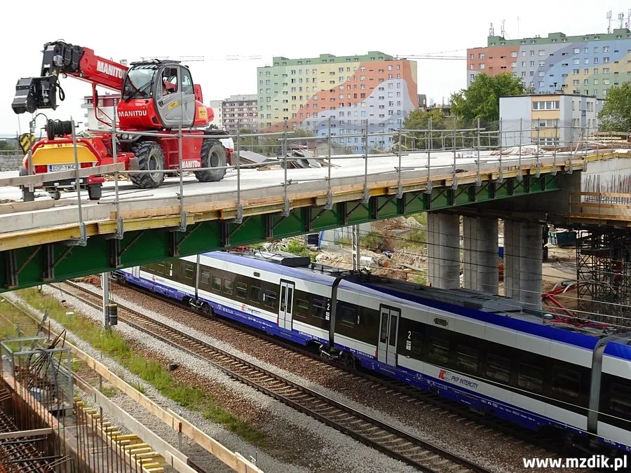 Postępują prace przy budowie wiaduktu - Inwestycje - Radom24.pl